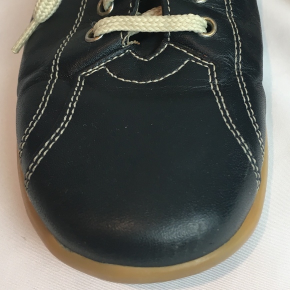 Bata Flexible | Shoes | Bata Flexible Womens Shoe Size 7 Navy Italy ...
